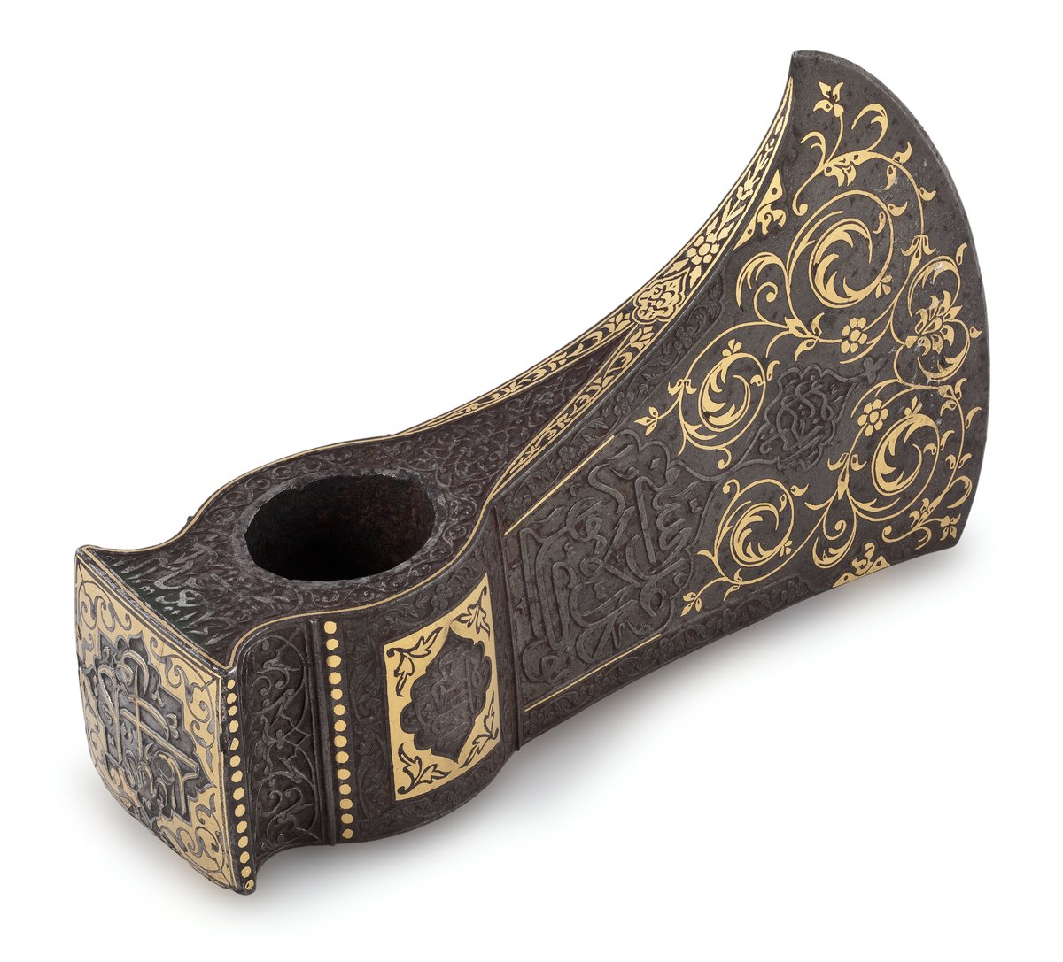 Saddle Axe (Tabarzin) - Qatar Museums
