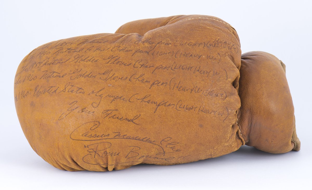 Boxing Glove Signed by Cassius Clay (Muhammad Ali) - Qatar Museums